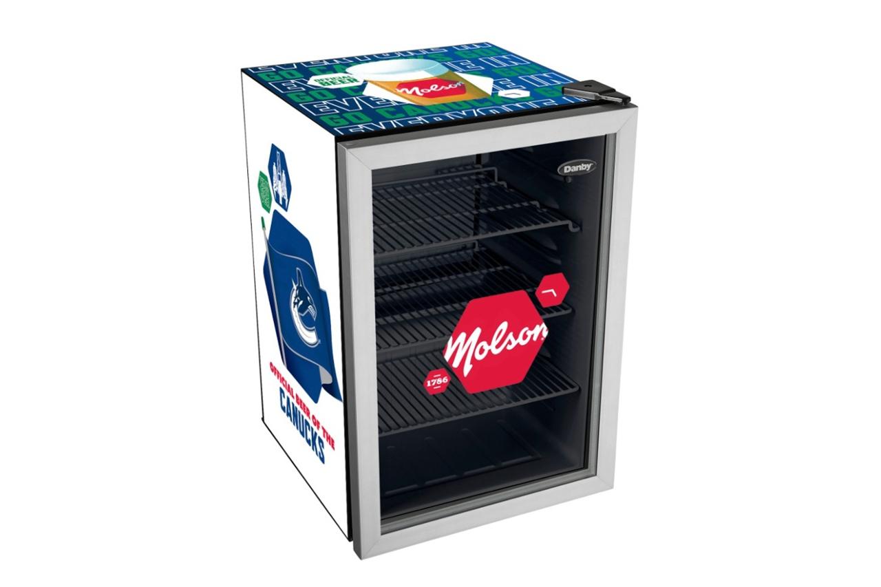 Molson x Canucks Glassdoor Mini Fridge | Powered by Givergy