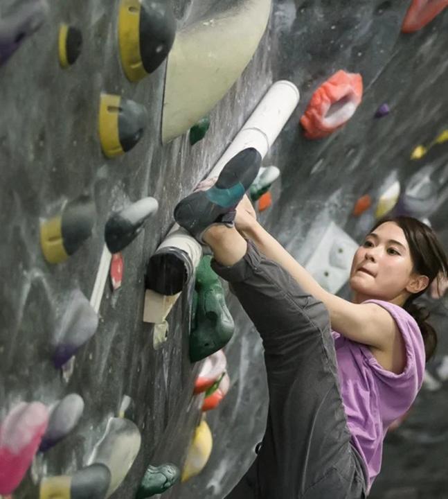 **Intro to Bouldering Course & 2 Weeks Unlimited** | Powered by Givergy