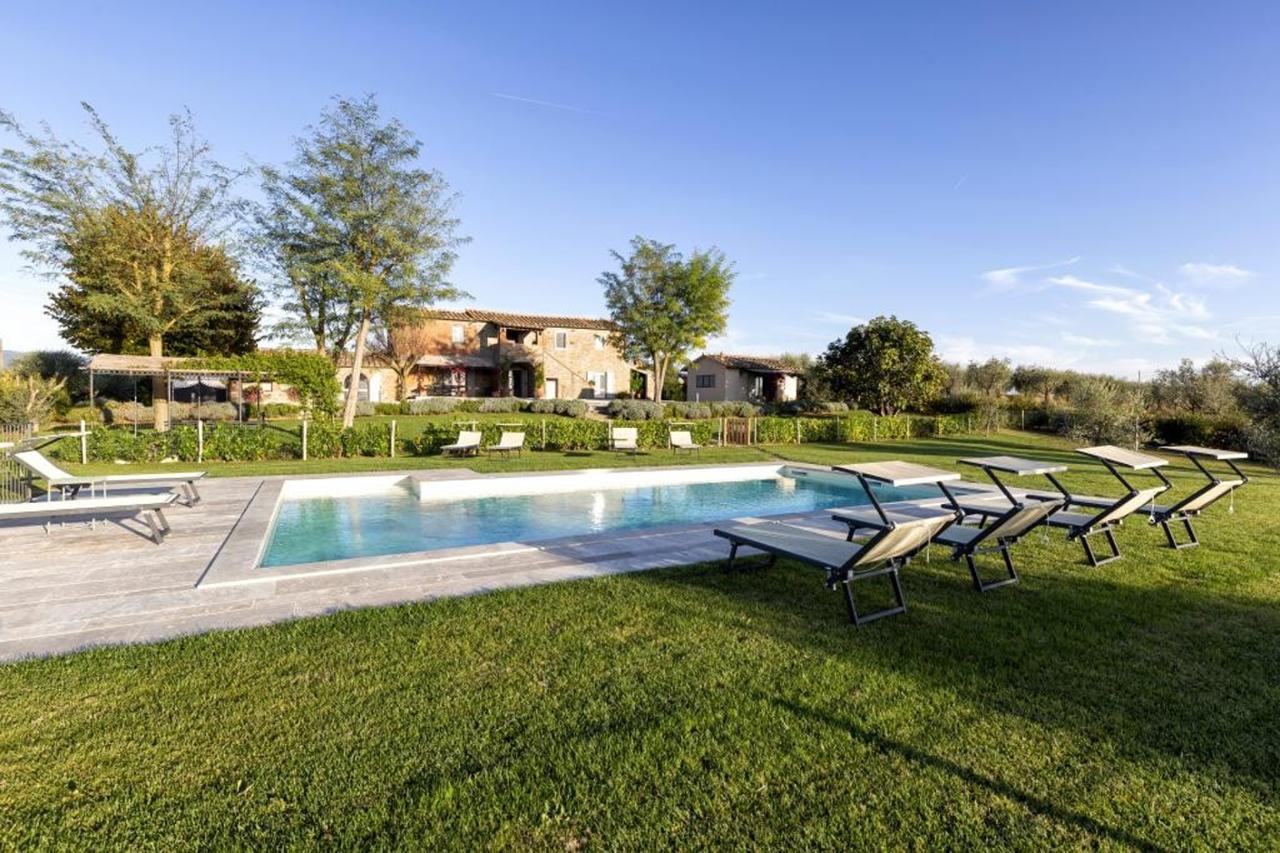 7 Night Tuscan Villa with Private Chef for 10 ppl | Powered by Givergy