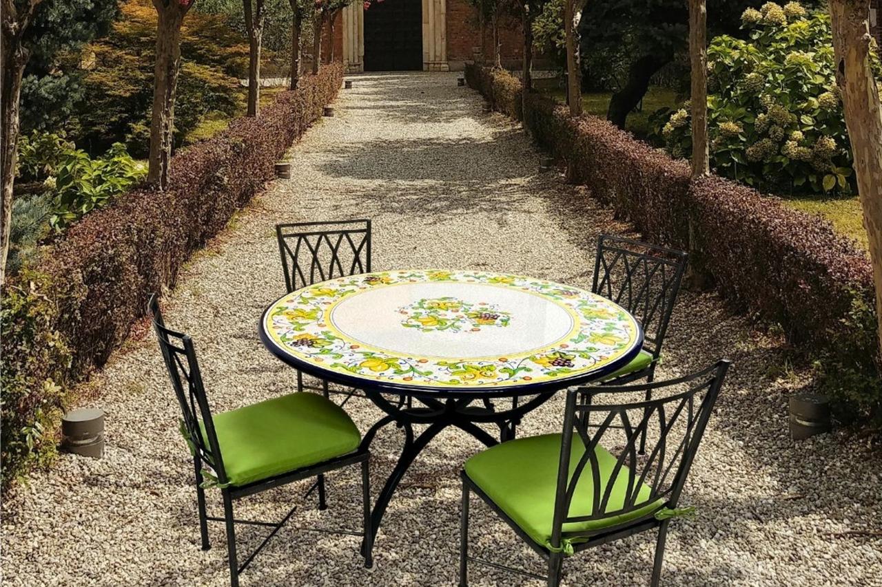 Leoncini Ceramiche Italian Patio Set | Powered by Givergy